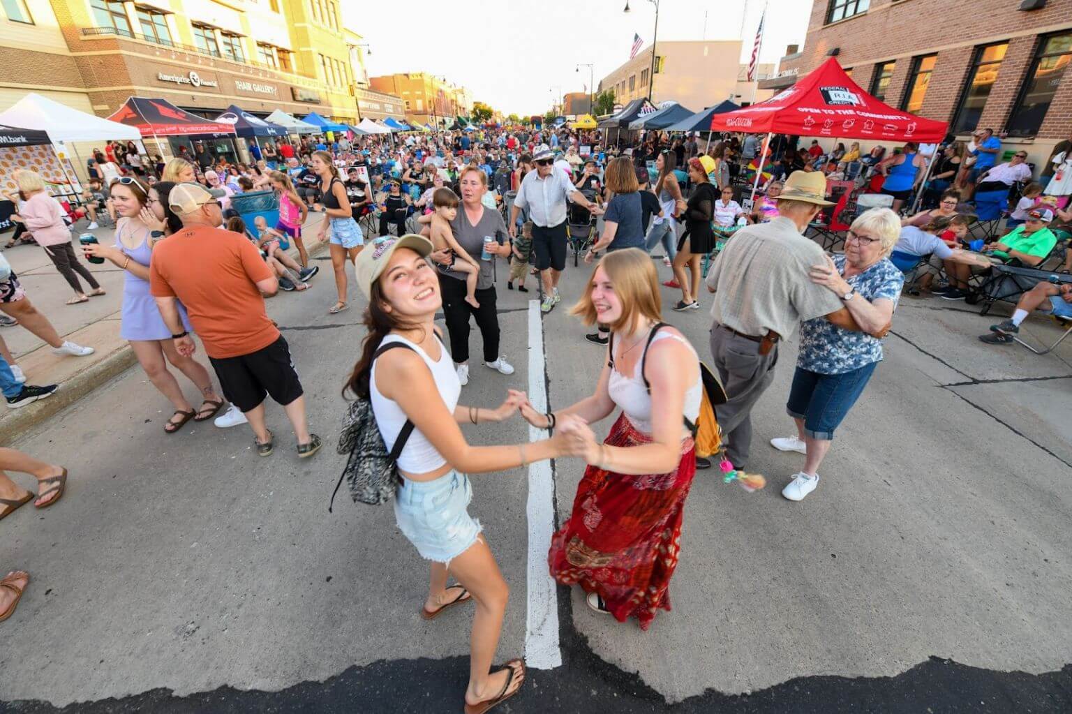 Downtown Thursday Nights - Greater Tomah Area Chamber of Commerce / CVB Downtown Thursday Nights - Greater Tomah Area Chamber of Commerce / CVB